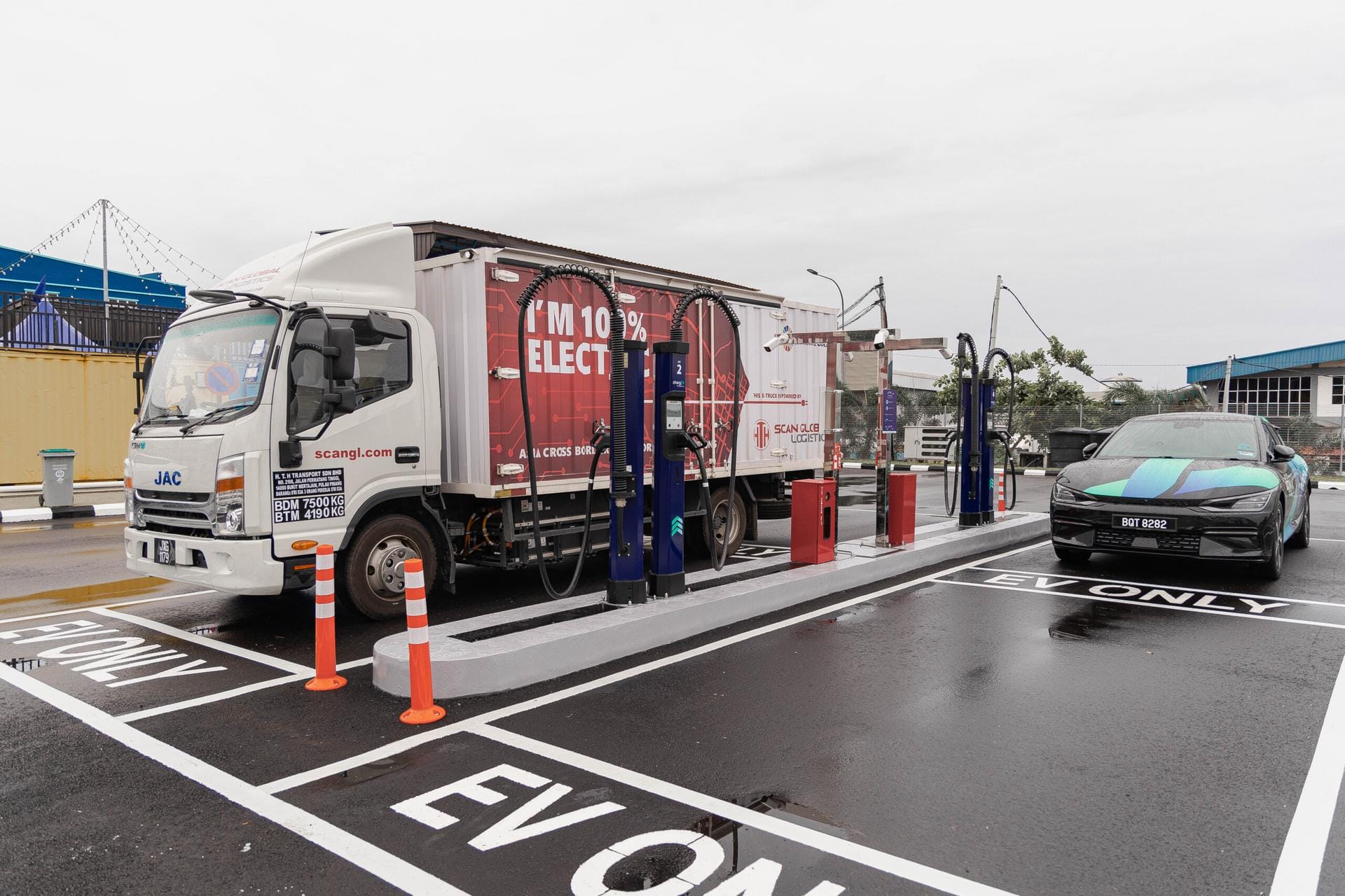 Kempower powers Malaysia’s first electric truck-ready charging hub with Yinson GreenTech’s ...